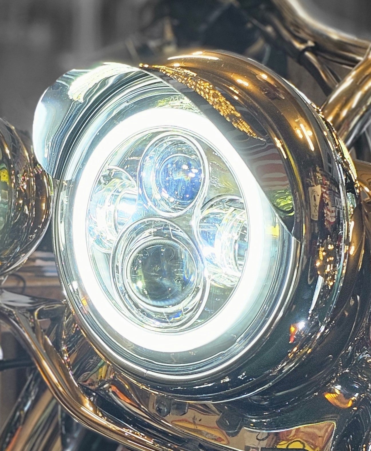 A Comprehensive Comparison of Eagle Lights 7" LED Headlights